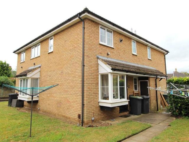 1 bedroom cluster house for sale