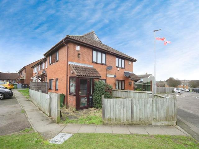 1 bedroom cluster house for sale