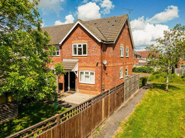 1 bedroom cluster house for sale