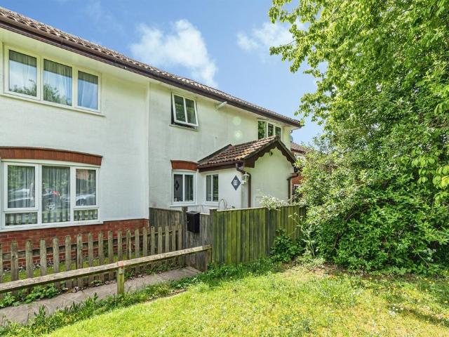 1 bedroom cluster house for sale