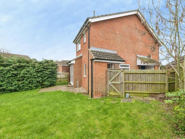 1 bedroom cluster house for sale