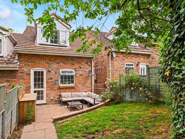 1 bedroom cluster house for sale