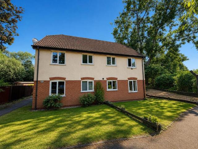 1 bedroom cluster house for sale