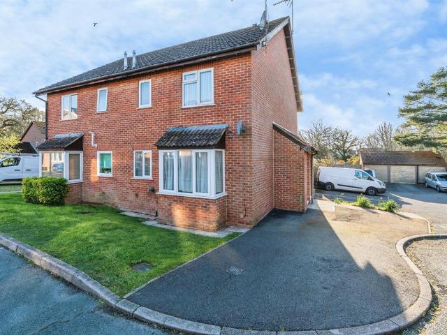 1 bedroom cluster house for sale
