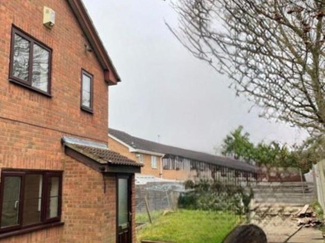 1 bedroom cluster house for sale
