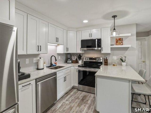 1 bedroom, Cromwell CT 06416 LS102729069