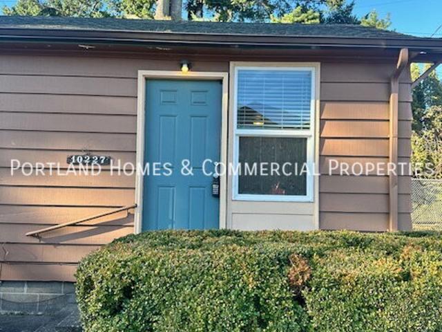 1 Bedroom Cute Cottage Style Home  Duplex