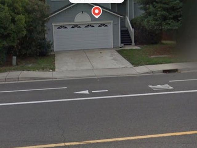 1 bedroom and bathroom with garage parking