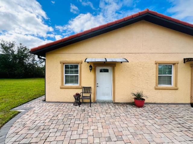 1 Bedroom and 1 Bathroom