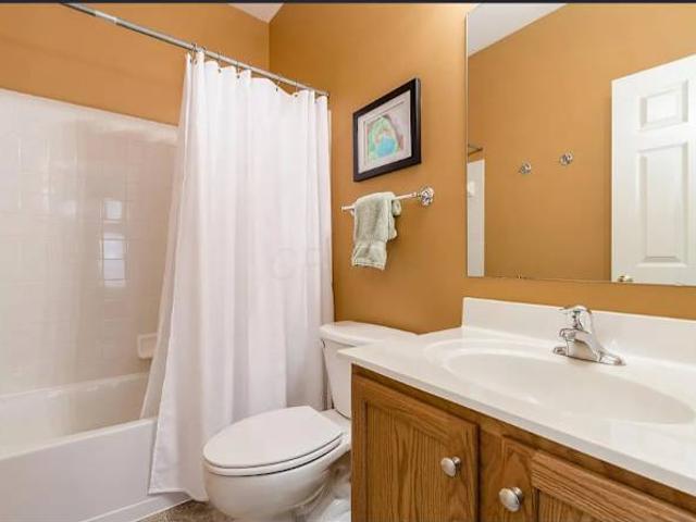 1 bedroom and 1 private bathroom available $800
