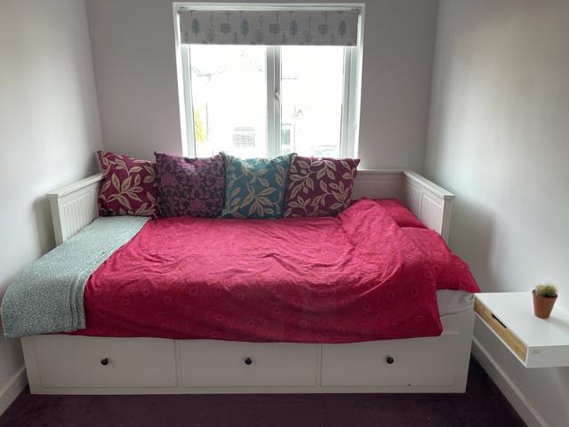 1 bedroom annexe with private kitchen and bathroom