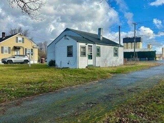 1 bedroom, Acushnet MA 02743 102344577