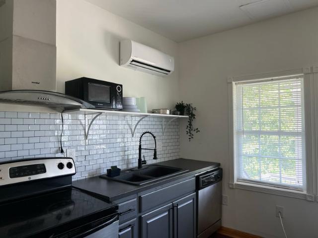 1 Bedroom APT_Short TermPet FriendlyFully Furnishe