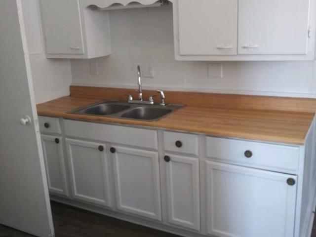 1 Bedroom Aptdownstairs