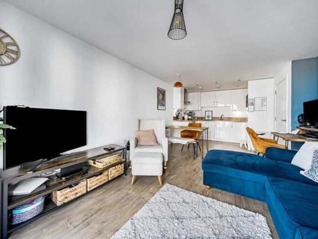 1 Bedroom Apartment Maidenhead Windsor And Maidenhead 99952152