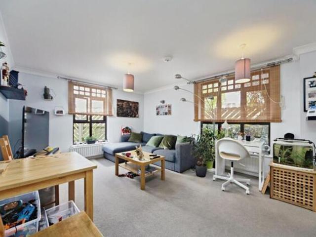 1 Bedroom Apartment Morden Greater London 99277889