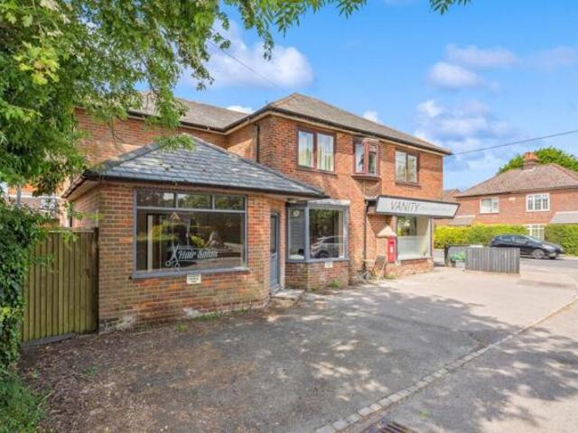 1 Bedroom Apartment Naphill Buckinghamshire LS98834884