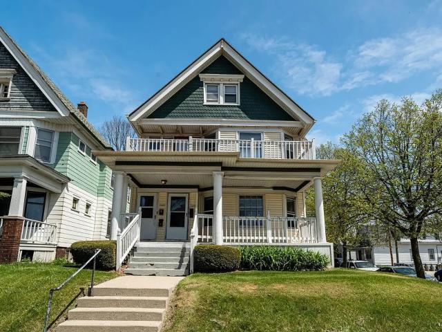 1 Bedroom Apartment Near UWM – Prime East Side Location