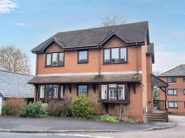 1 Bedroom Apartment Overton Hampshire LS99236968