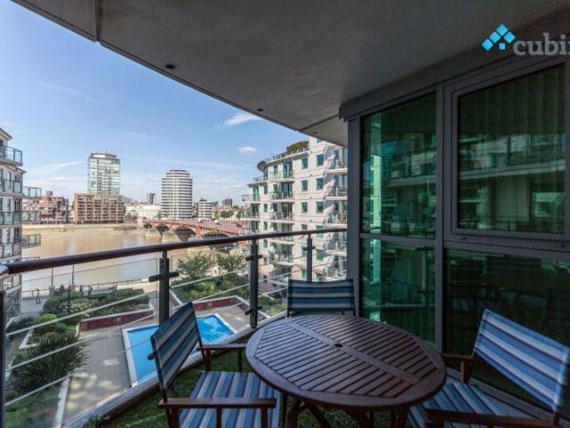 1 Bedroom Apartment over looking the Thames