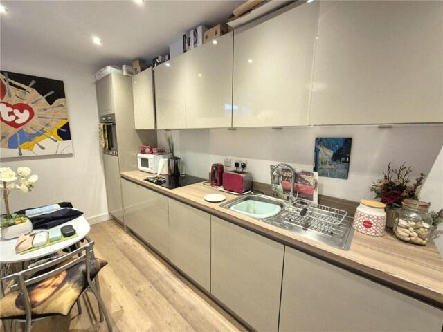 1 Bedroom Apartment Orpington Greater London 99290277