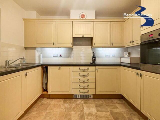 1 Bedroom Apartment Orpington Greater London 99571980
