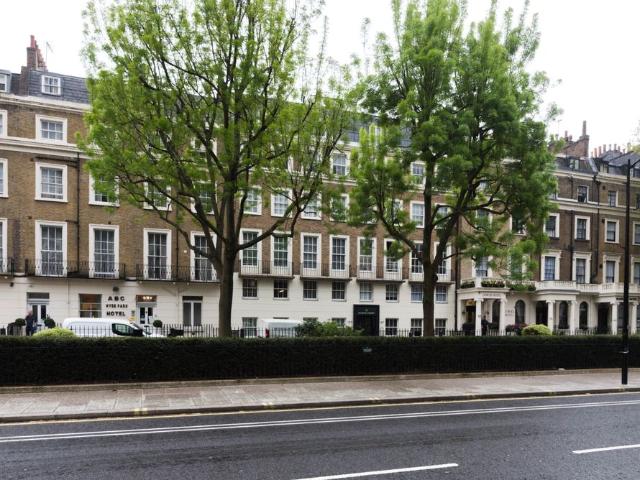 1 Bedroom Apartment, Alleyn Court, Sussex Gardens, W2