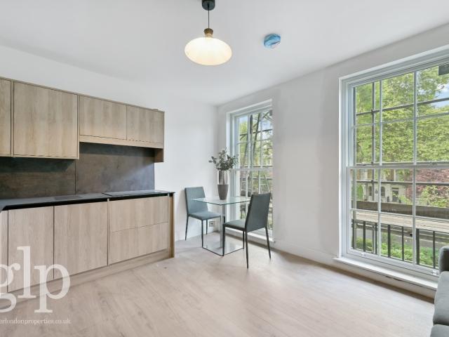 1 Bedroom Apartment, Alleyn Court, Sussex Gardens, W2