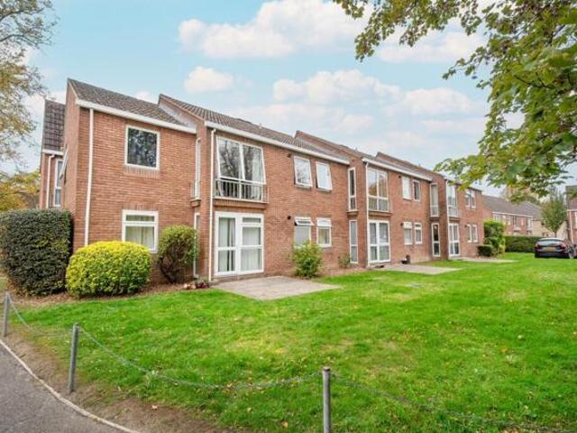 1 Bedroom Apartment Andover Hampshire LS100649119