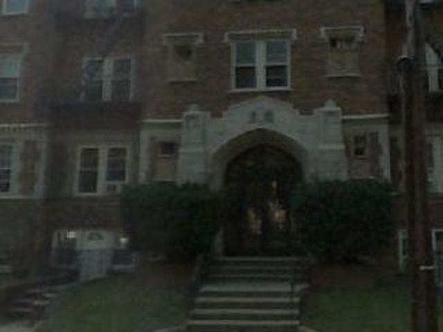 1 Bedroom Apartment Building in Elizabeth