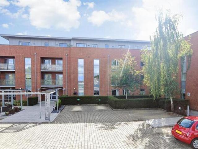1 Bedroom Apartment Burgess Hill West Sussex 100097042