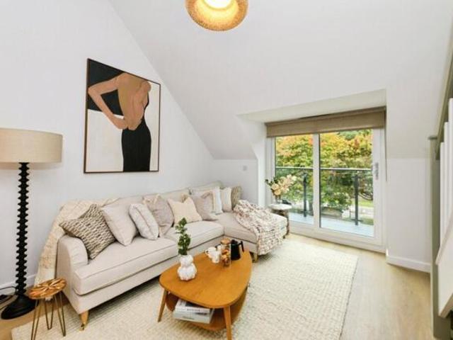1 Bedroom Apartment Banstead Greater London 100825189