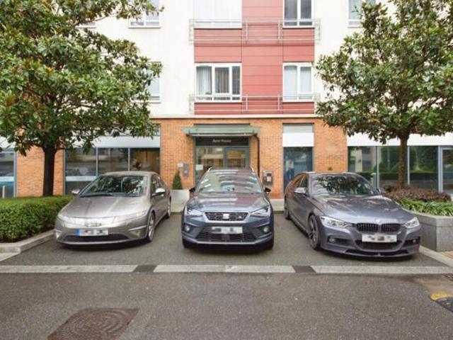 1 Bedroom Apartment Barnet Greater London 98062434
