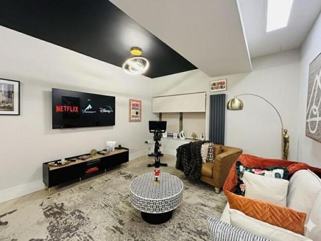 1 Bedroom Apartment Barnet Greater London 100988098