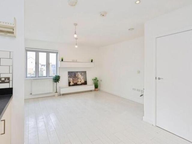 1 Bedroom Apartment Barkingside Greater London LS100342928