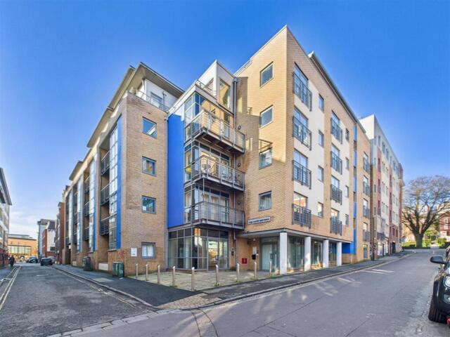 1 Bedroom Apartment Bristol Bristol 100649384