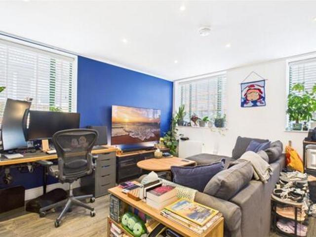 1 Bedroom Apartment Camberley Surrey 98477188