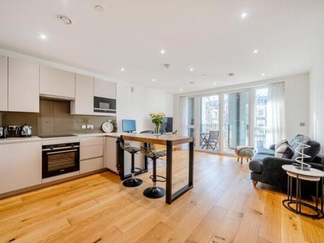 1 Bedroom Apartment Camden Greater London 99735984