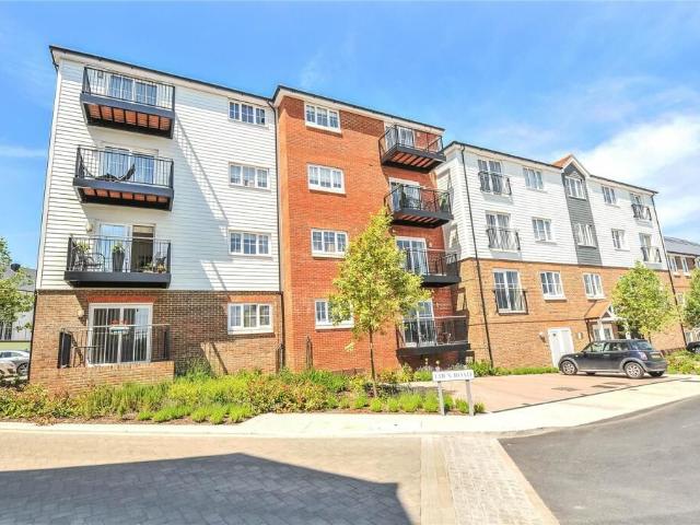 1 Bedroom Apartment, Churchill Court, Eden Road, Dunton Green TN14, 1 bed flat to rent, £1,500 pcm | PrimeLocation