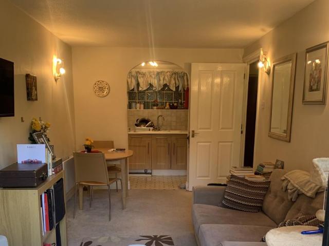 1 Bedroom Apartment City Centre West Midlands 102915032