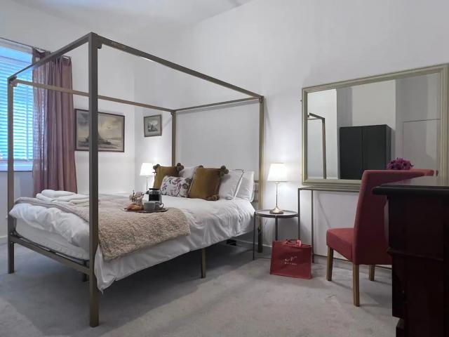 1 Bedroom Apartment Clevedon Clevedon 73440096