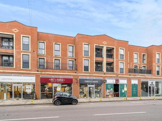 1 Bedroom Apartment Cobham Surrey 101025258