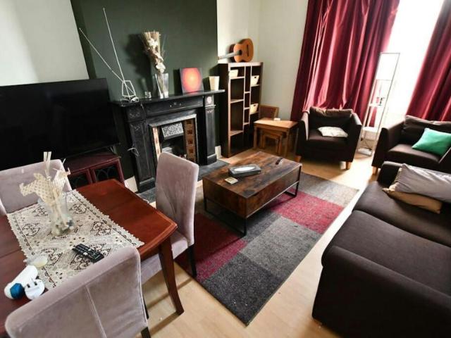 1 Bedroom Apartment Croydon Croydon 99937663