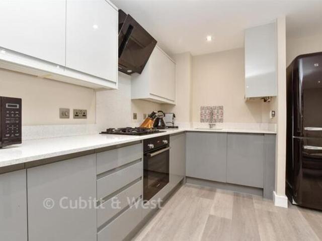 1 Bedroom Apartment Croydon Great London LS99926237