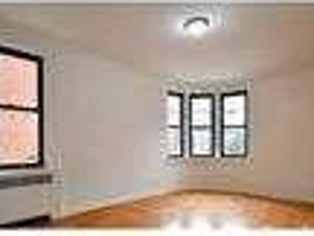 1 bedroom Apartment Detailed with custom engraved pillars