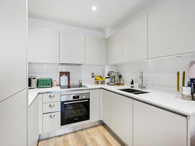 1 Bedroom Apartment Ealing Greater London 99808756