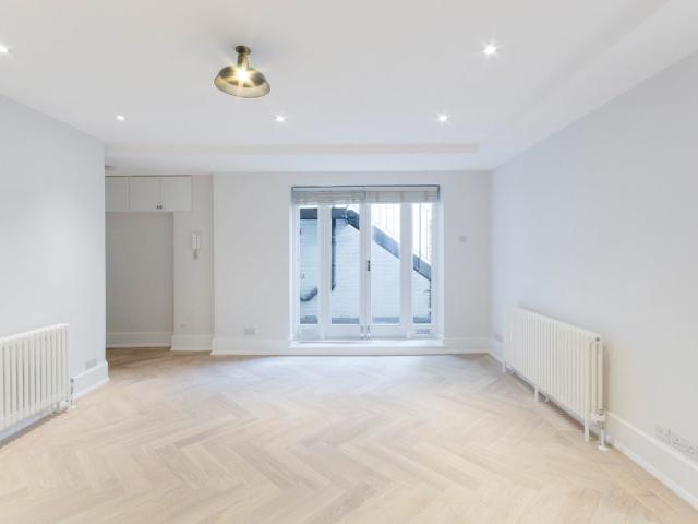 1 Bedroom Apartment, Earlham Street, Covent Garden, WC2H