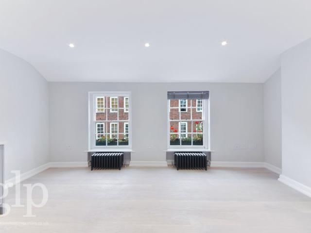 1 Bedroom Apartment, Earlham Street, Covent Garden, WC2H