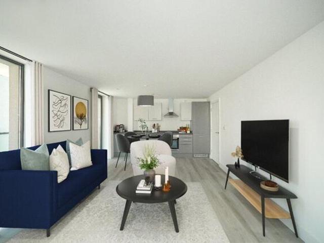 1 Bedroom Apartment Farnborough Hampshire LS100987957