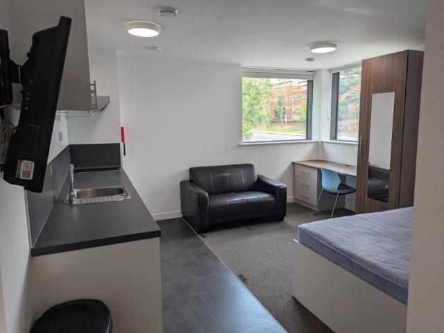1 Bedroom Apartment Five Ways West Midlands LS98361917